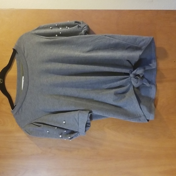 Skonhet | Tops | Skonhet Gray Short Sleeve Shirt With Pearl ...